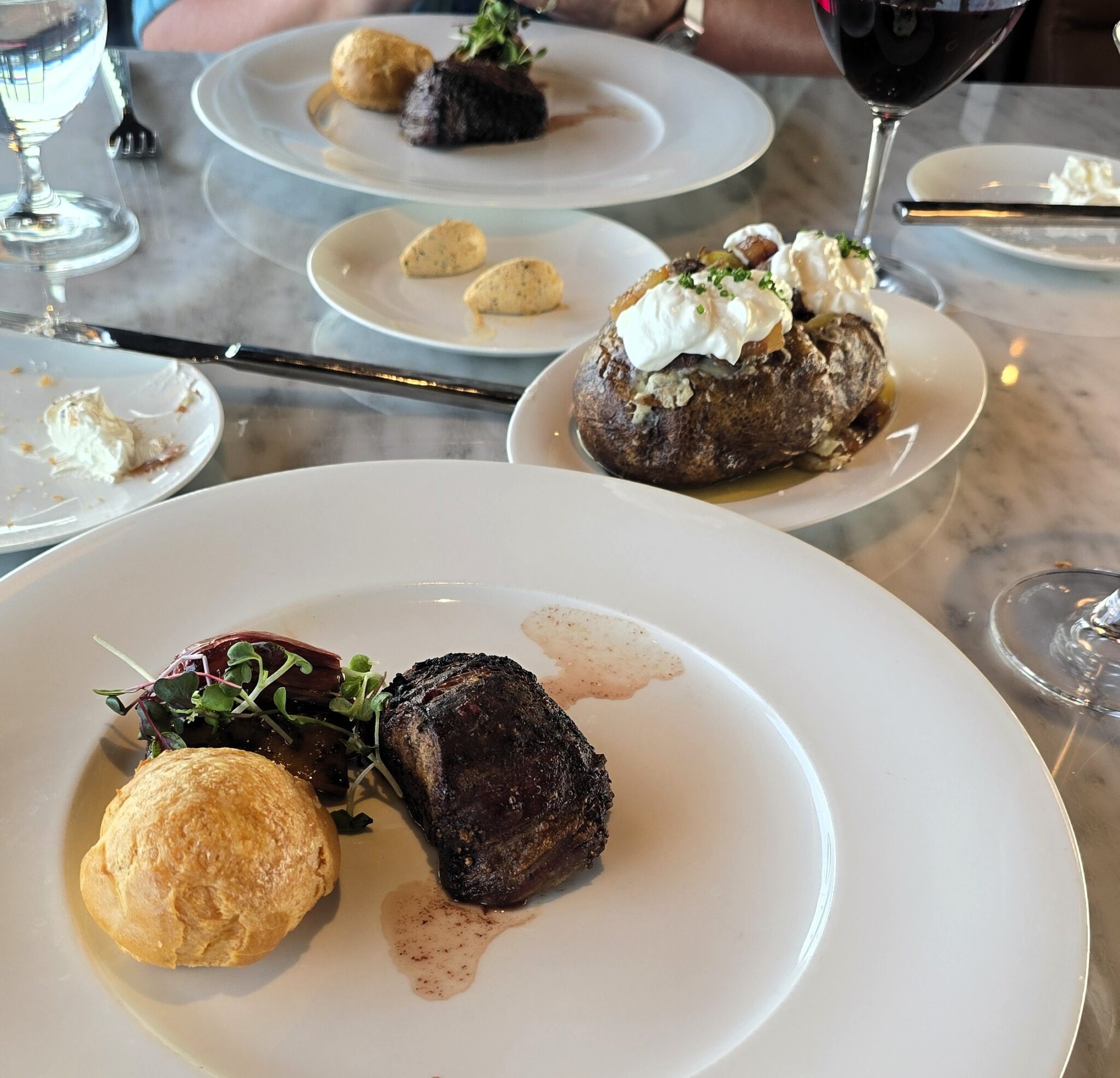 Muckleshoot Casino Resort Hotel Review – 3 Room Tours, New Pool ...