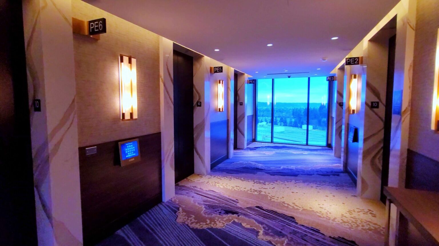 Muckleshoot Casino Resort Hotel Review – 3 Room Tours, New Pool ...