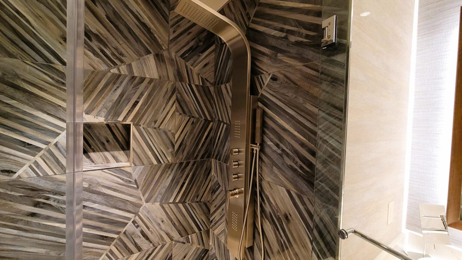 Muckleshoot Casino Resort Hotel Review – 3 Room Tours, New Pool ...