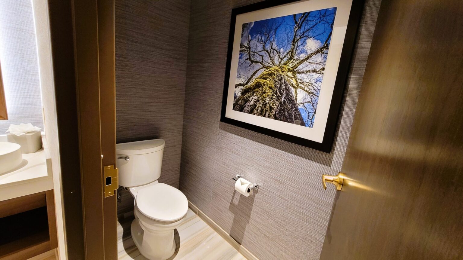 Muckleshoot Casino Resort Hotel Review – 3 Room Tours, New Pool ...