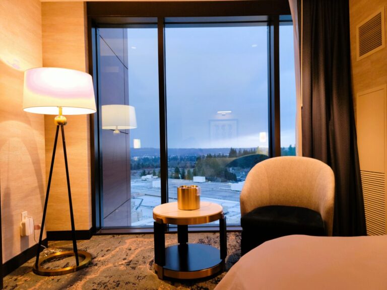 Muckleshoot Casino Resort Hotel Review – 3 Room Tours, New Pool ...