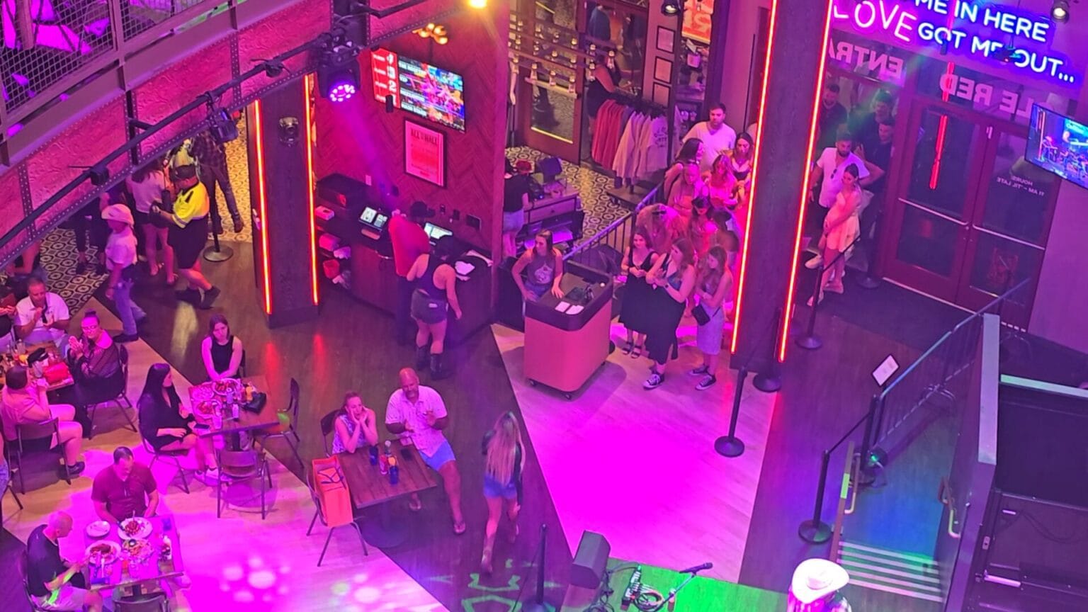 Blake Shelton's Ole Red Las Vegas VIP Experience Review | Best Location ...