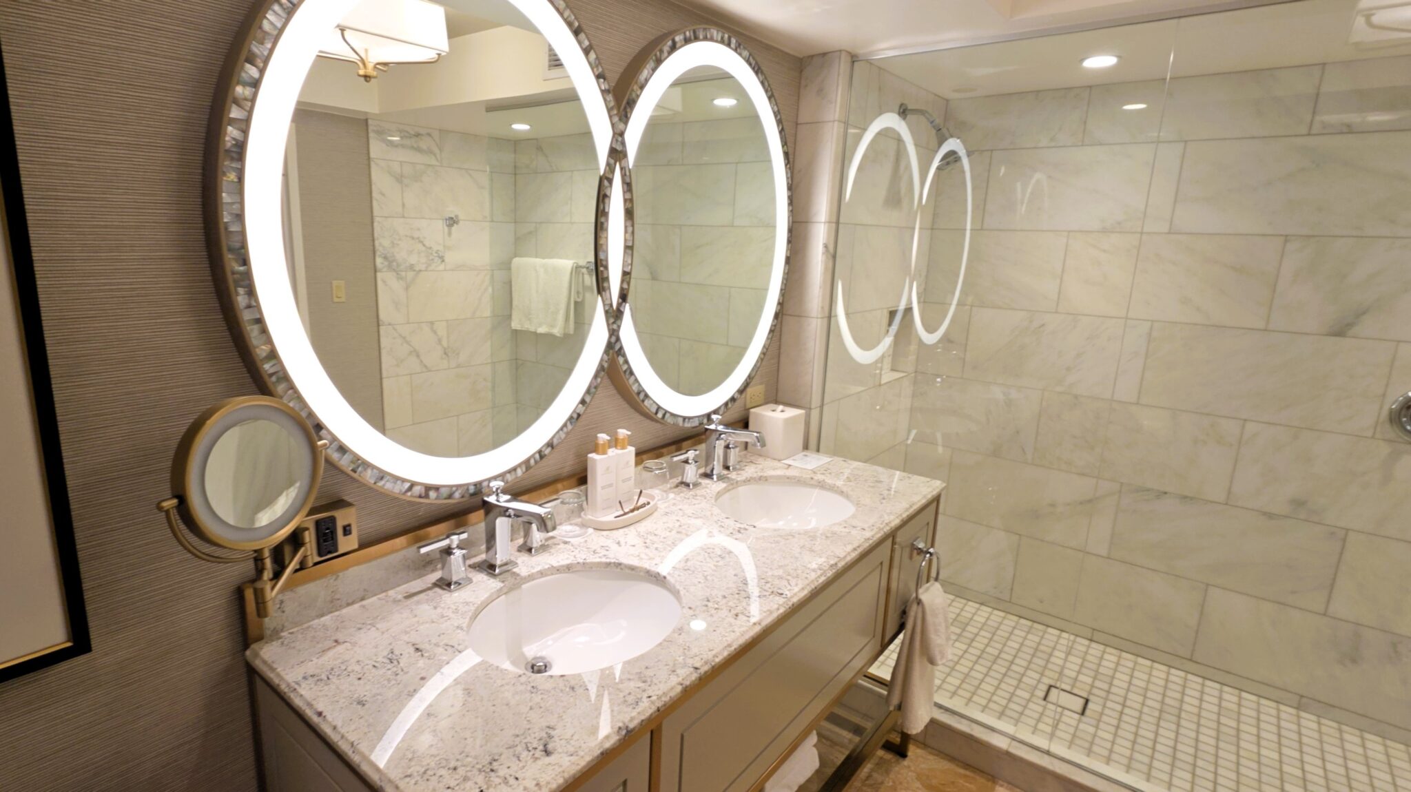 Bellagio Fountain View King Review (510 sq ft): Day/Night Show + $0 ...